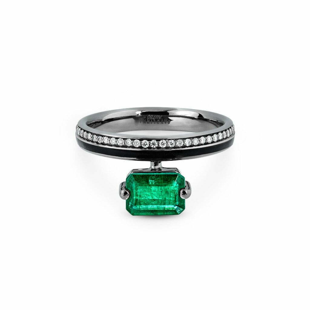 Linette Ring in Emerald - Savolinna Jewelry